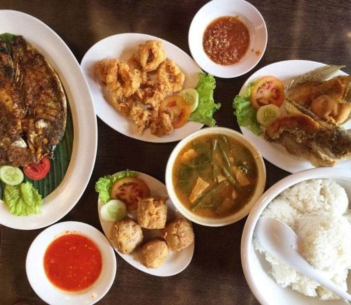 Mencicipi Kuliner Sunda Autentik Di Restoran Waroeng Sunda - PULUNG.NET