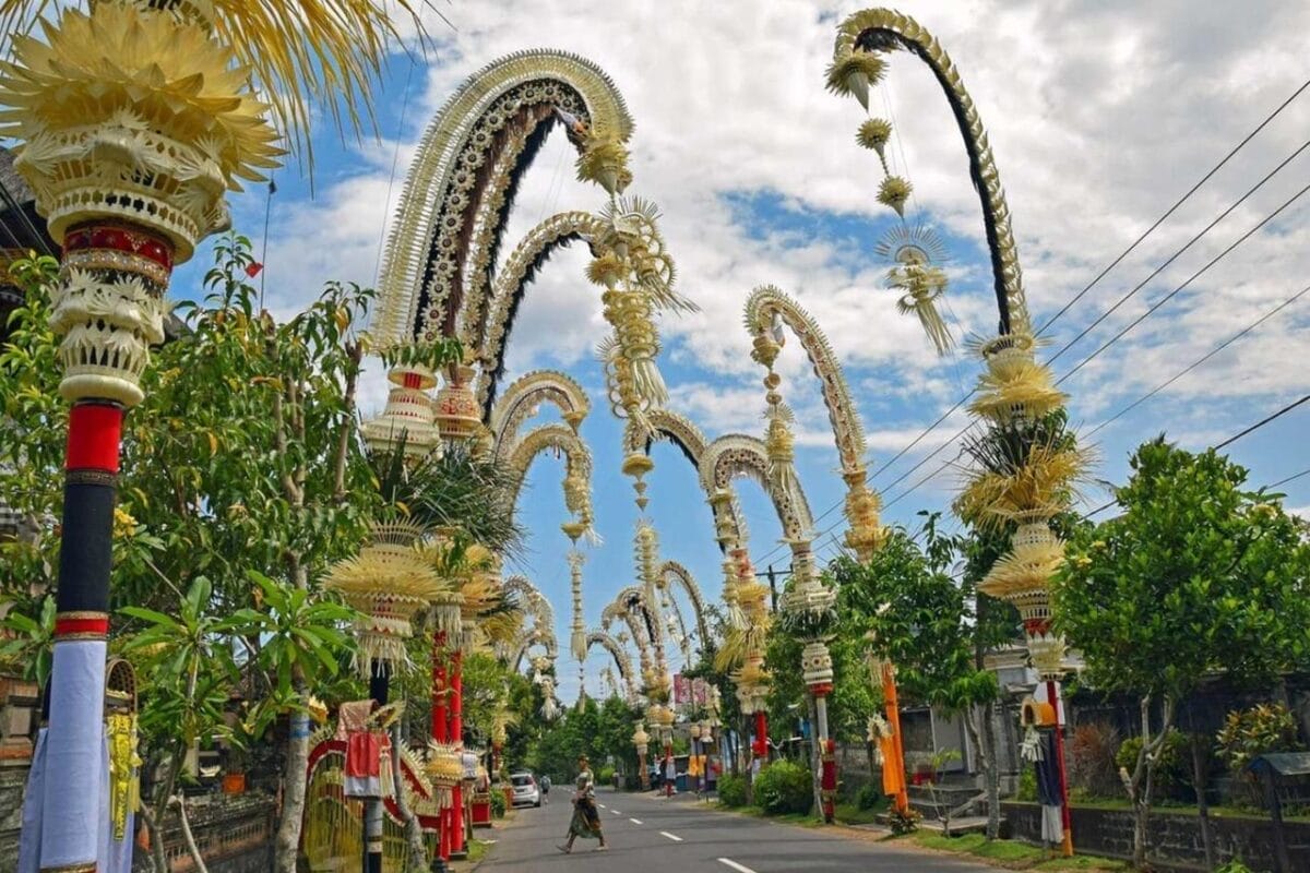 Perayaan Sakral Galungan Dan Kuningan 2024 Di Bali - PULUNG.NET